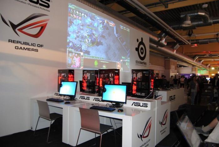 FurMark at DreamHack 2011 | JeGX's Lab